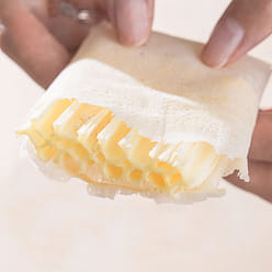 รับ KIN HING Traditional Candy & Coconut Wrap 8pcs จัดส่ง | Weee! ตลาด ...